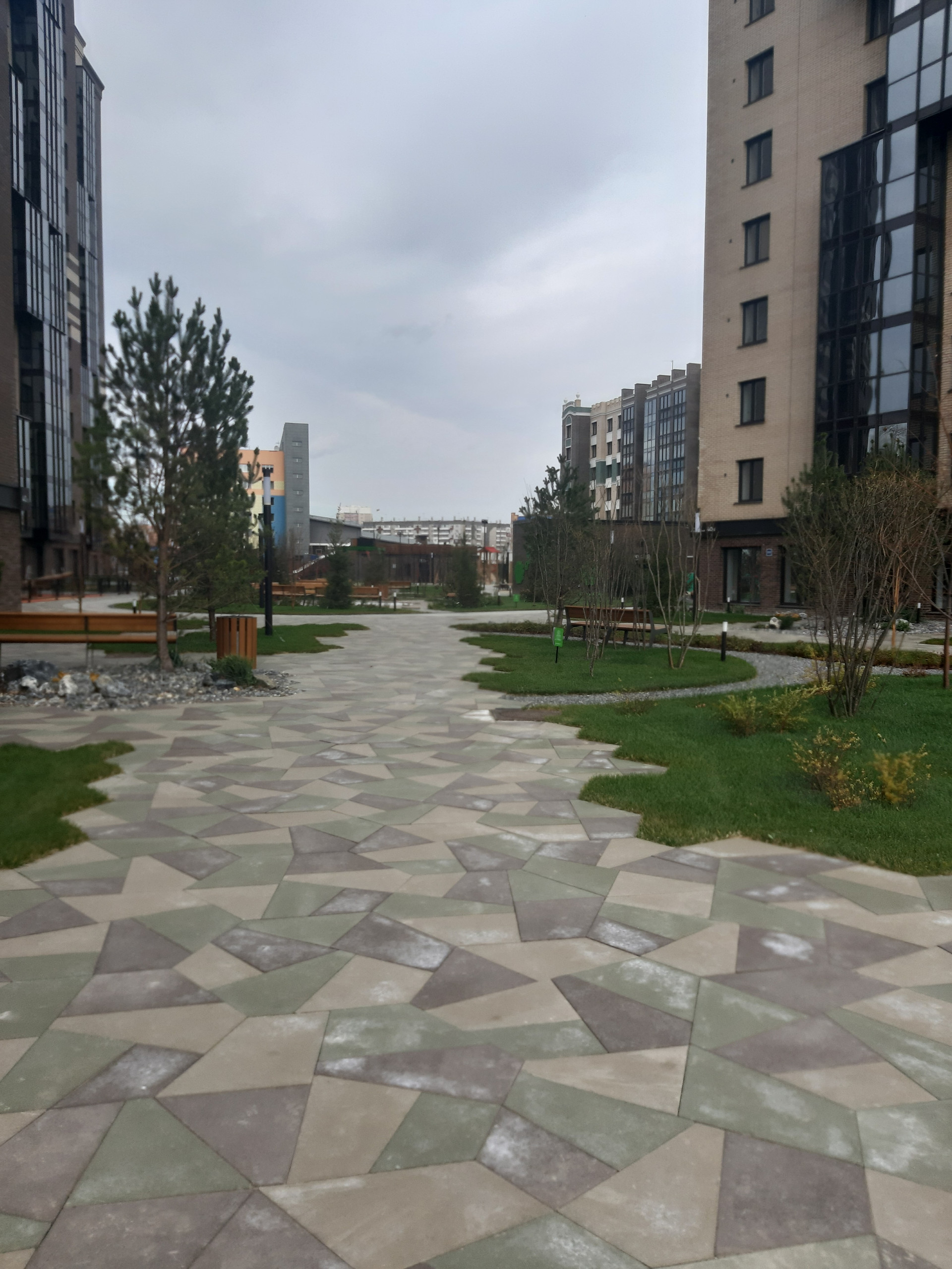 Купить 2-комнатную квартиру, 33 м² по адресу Красноярск, Иннокентьевский м-н, Краснодарская ...