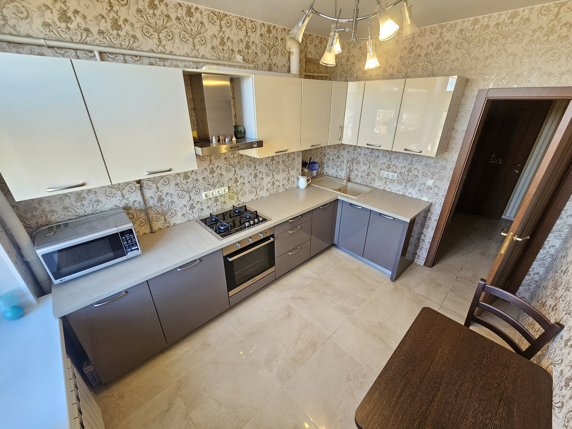 Купить 2-комнатную квартиру, 60.2 м² по адресу Московская область, Химки, Старые Химки м-н ...